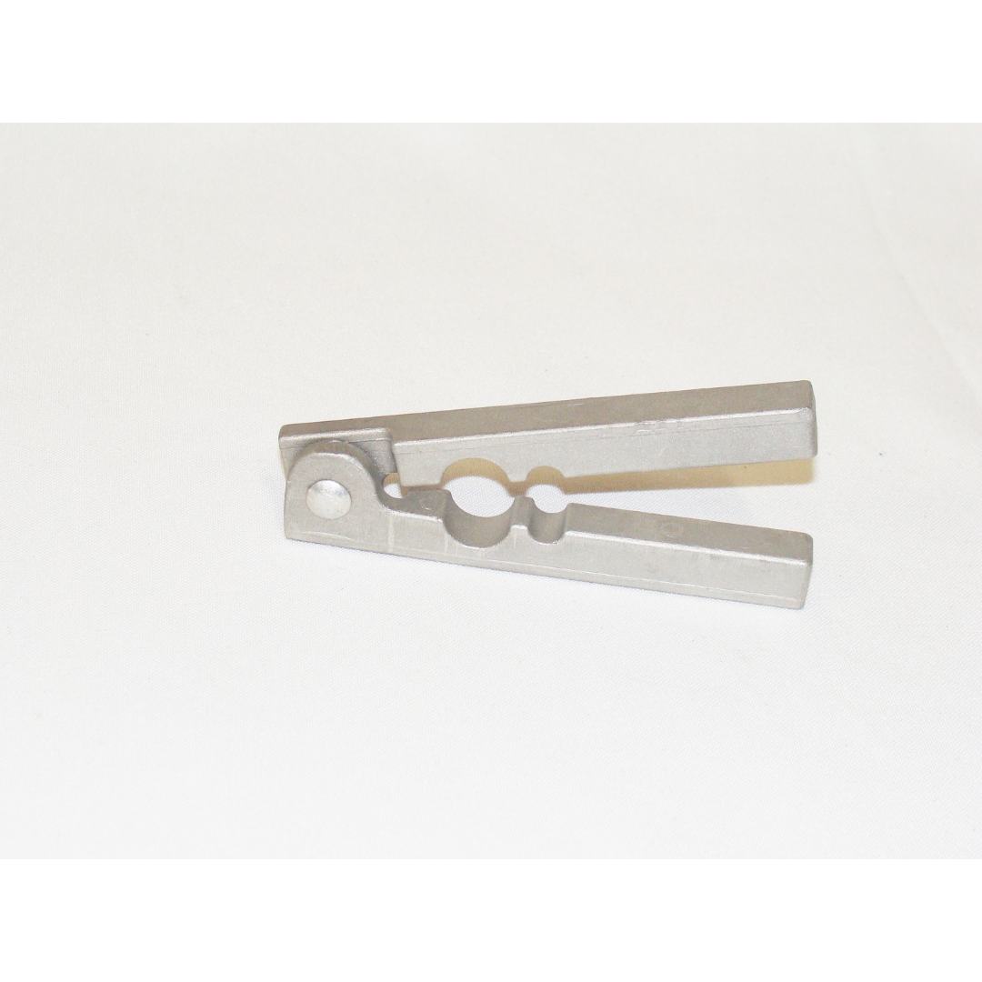 Lifetime Tail Stripper – The Canadian Coyote Company Ltd.